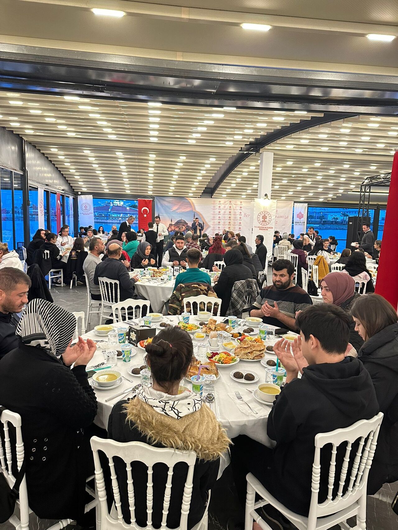 Samsun'da Ramazan bereketi Vakıflar’ın sofrasında - Samsun Haber ...